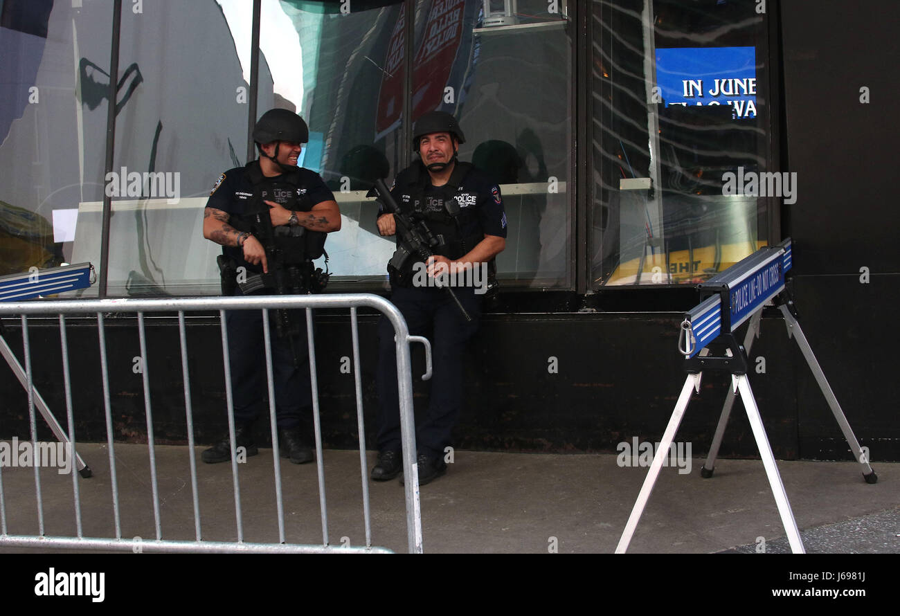 Heavily armed police officers stand hi-res stock photography and images ...