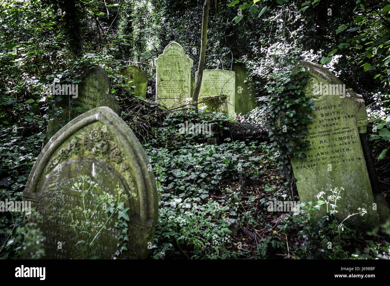 London nunhead cemetery hi-res stock photography and images - Alamy
