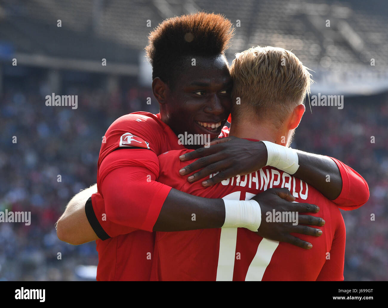 Leverkusen's Danny Da Costa (L) and Joel Pohjanpalo celebrate after the ...