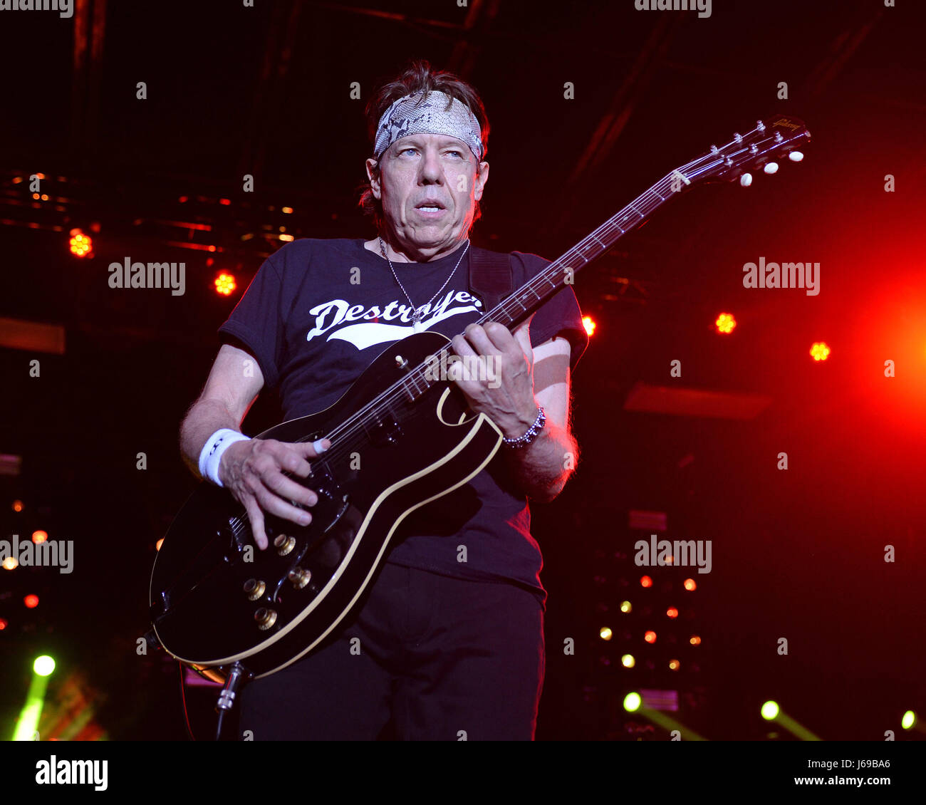 George thorogood and the destroyers hi-res stock photography and images ...