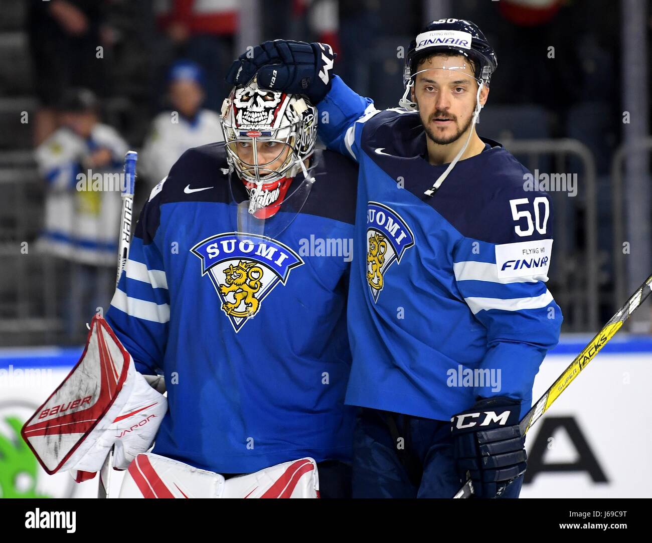 Cologne, Germany. 20th May, 2017. Finland's Juhamatti Aaltonen (R) hugs ...