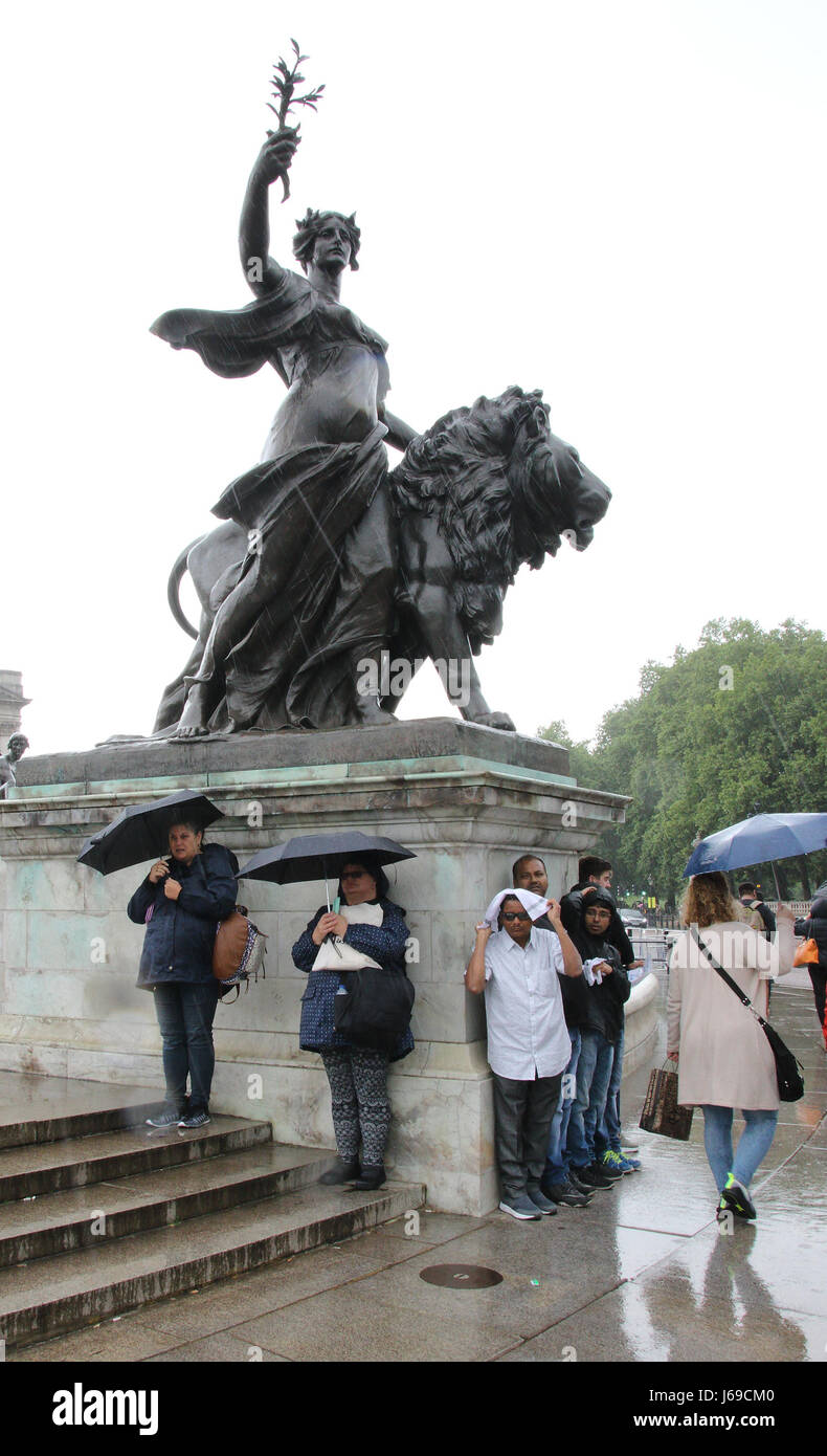 London, UK. 20th May, 2017. UK Weather: Showery day in London on May ...