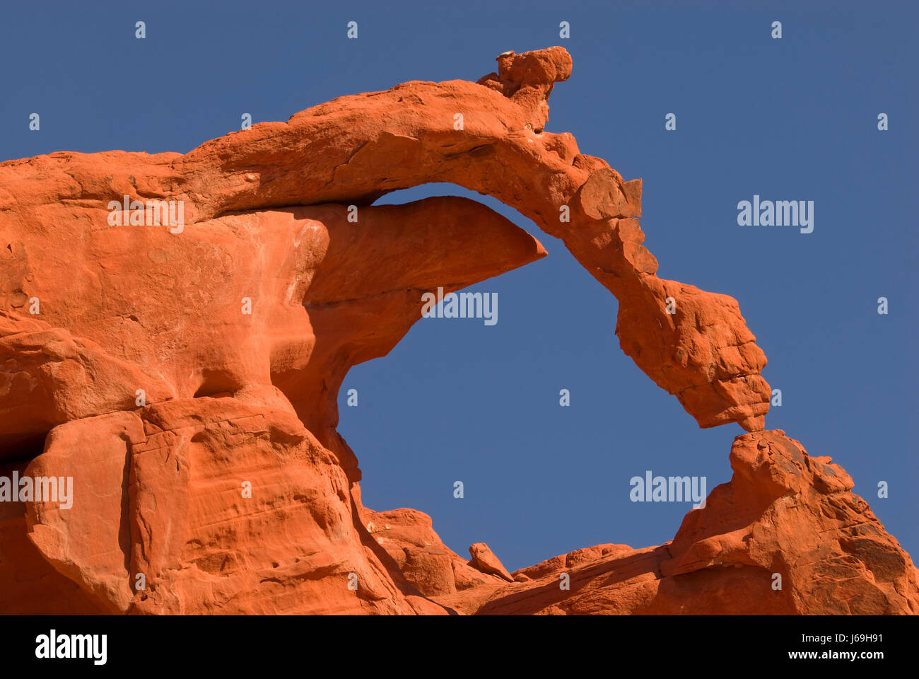 Load arch hi-res stock photography and images - Alamy