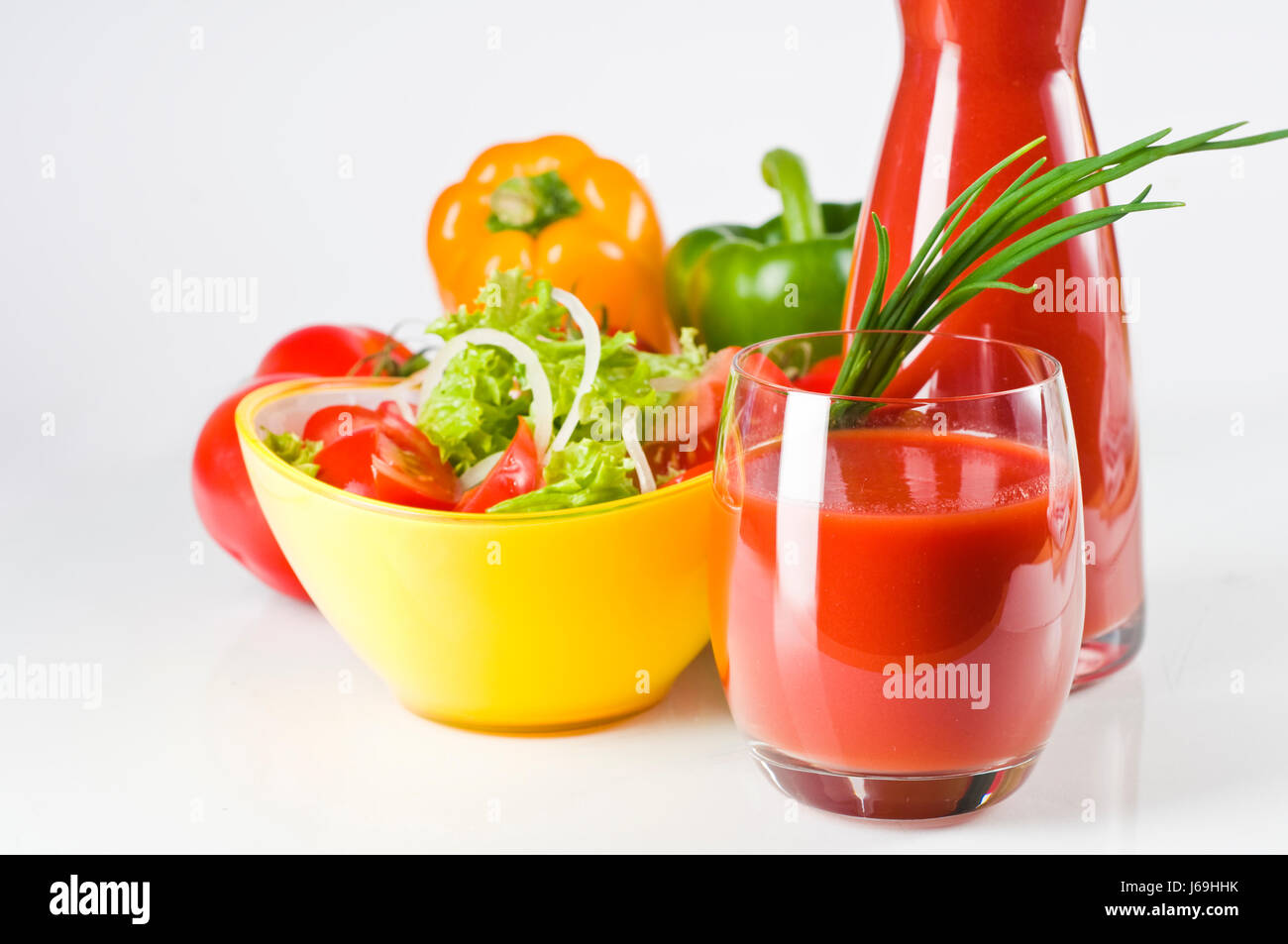 bowl chives chive salad glass chalice tumbler food aliment drinks drink ...