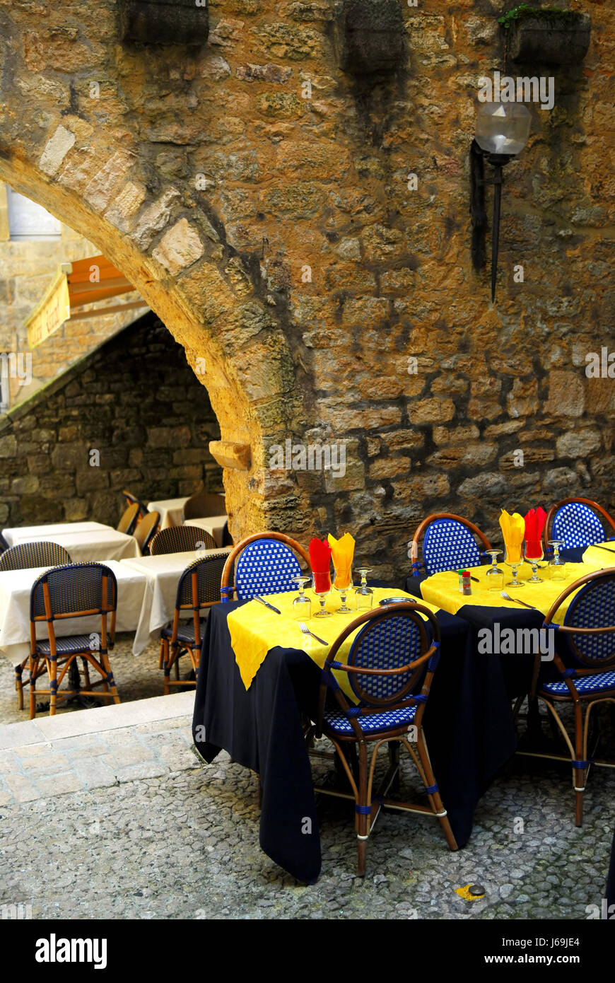 cafe stone arch france tables medieval food aliment travel ...