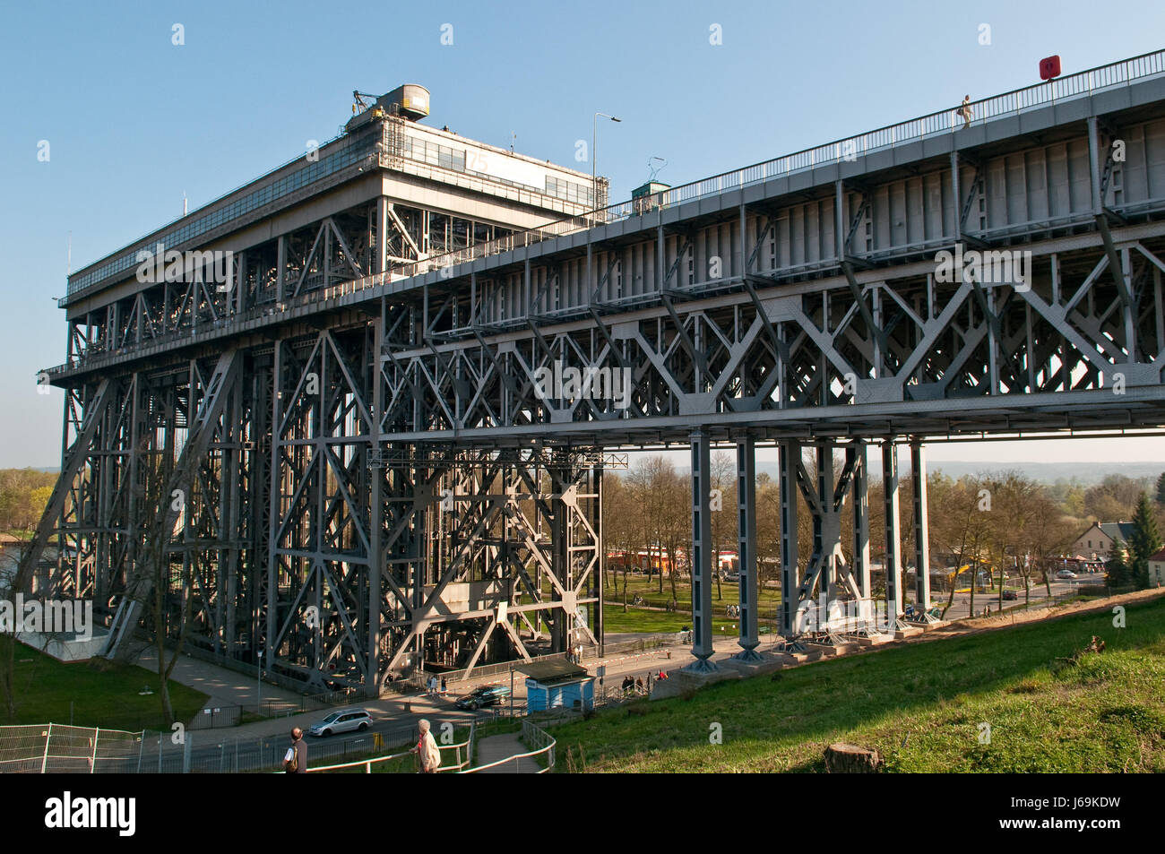 monument engineering concrete steel construct construction sailing boat ...