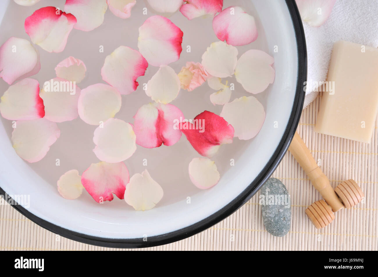 spa moments rose Stock Photo - Alamy