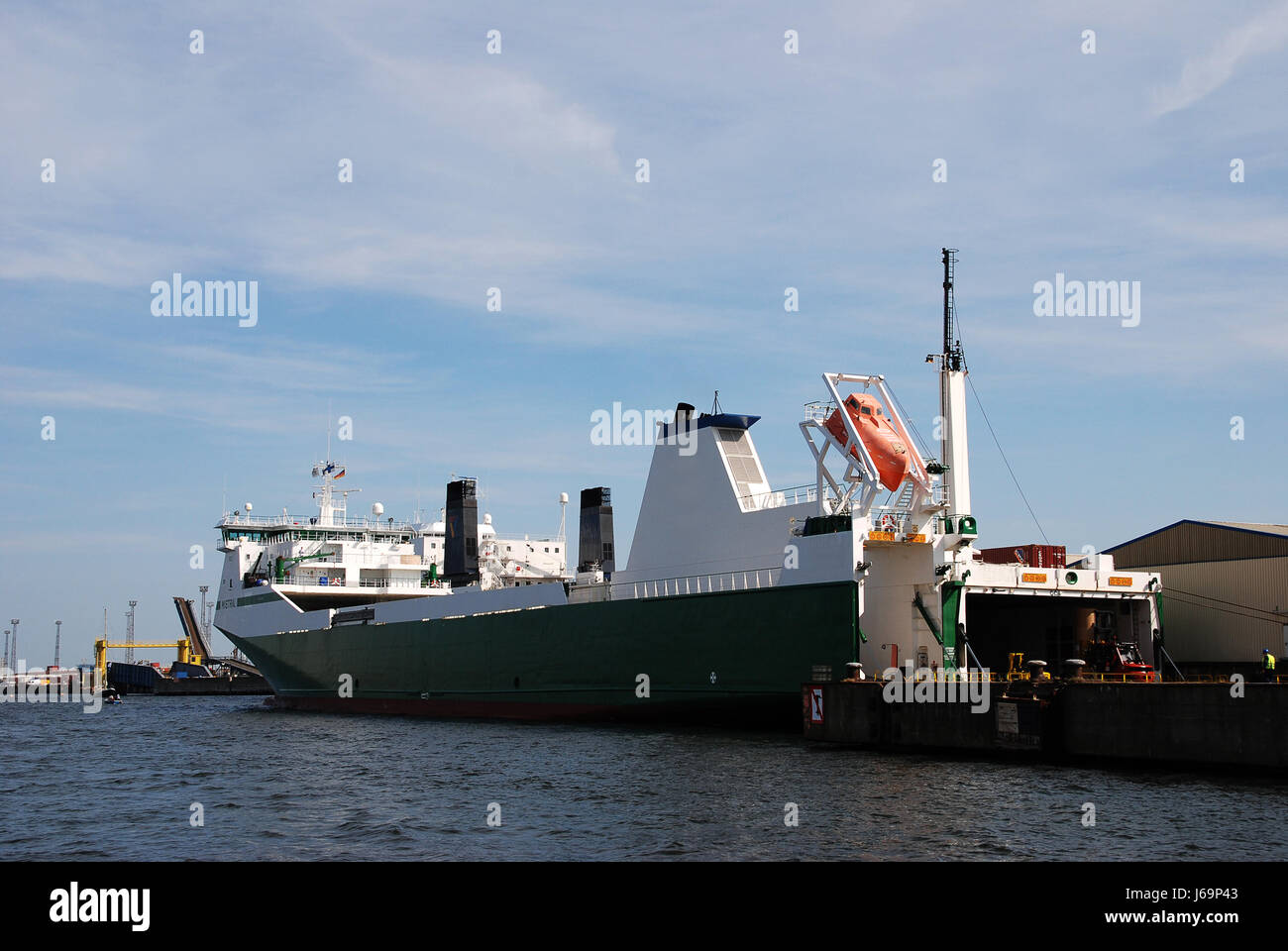 Freighter hull hi-res stock photography and images - Alamy