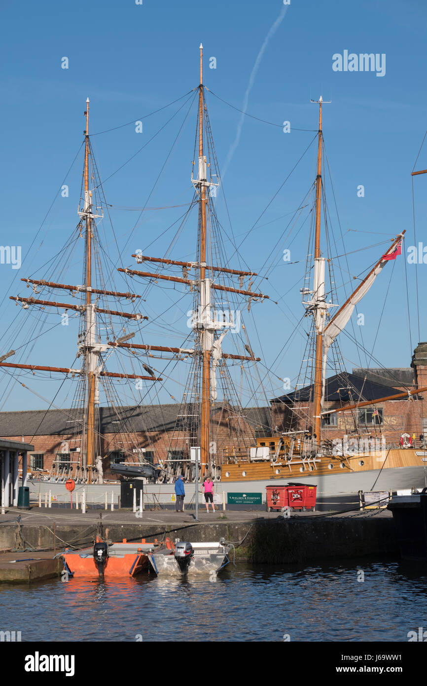 Three masted barque Kaskelot in Gloucester docks for repairs and ...