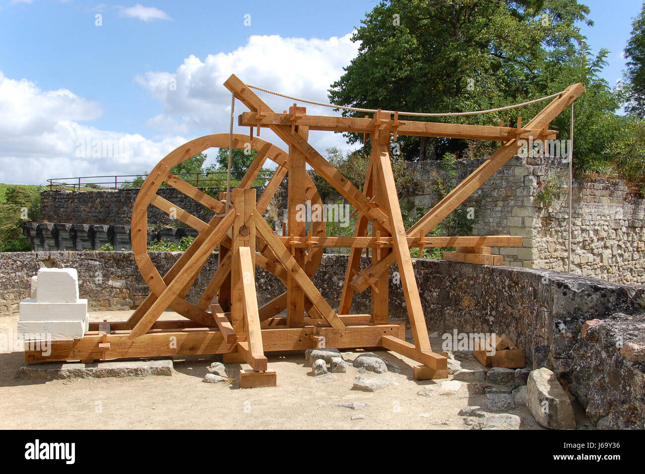 Historical crane hi-res stock photography and images - Alamy