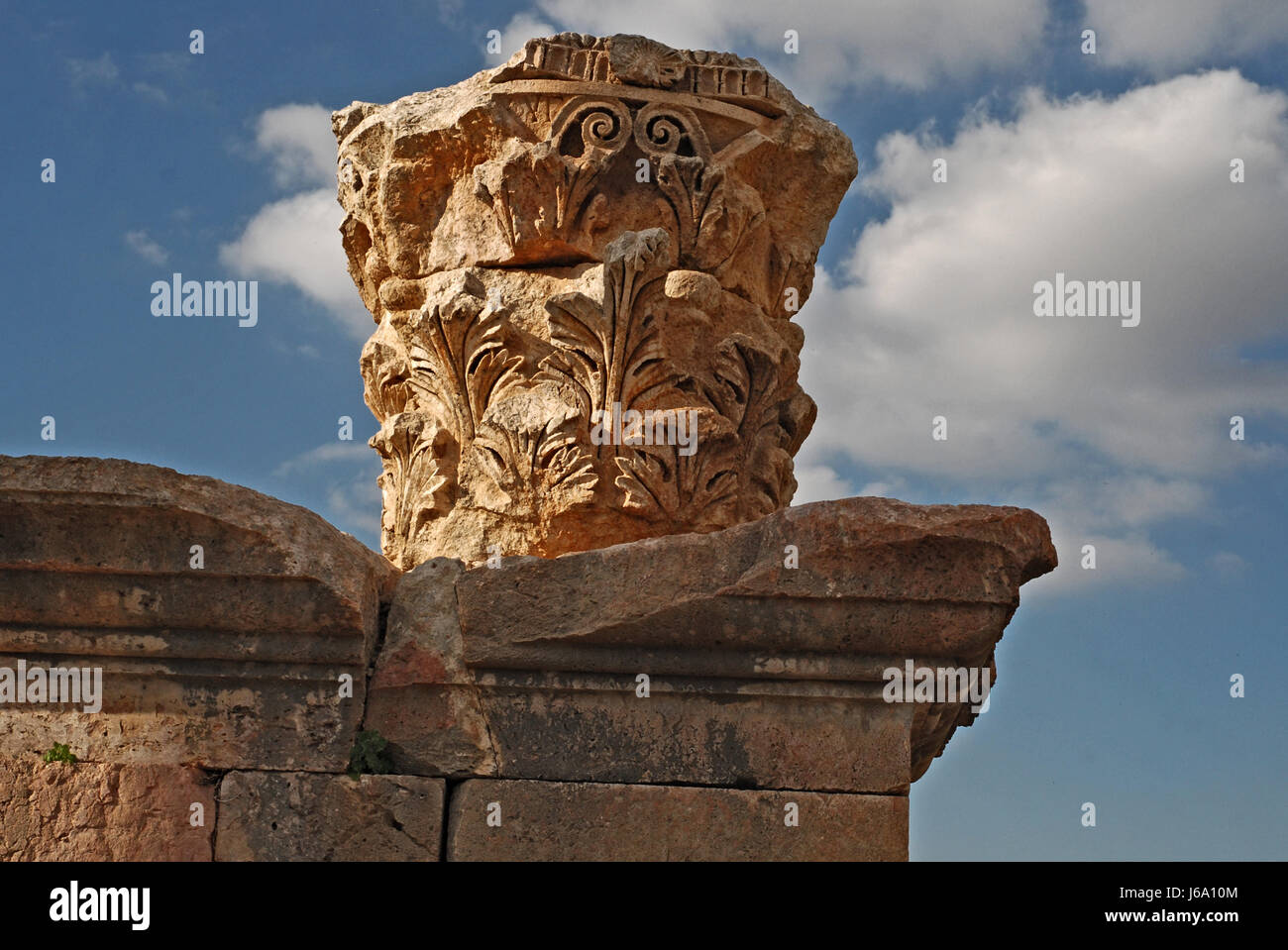 Pillar fragment hi-res stock photography and images - Alamy