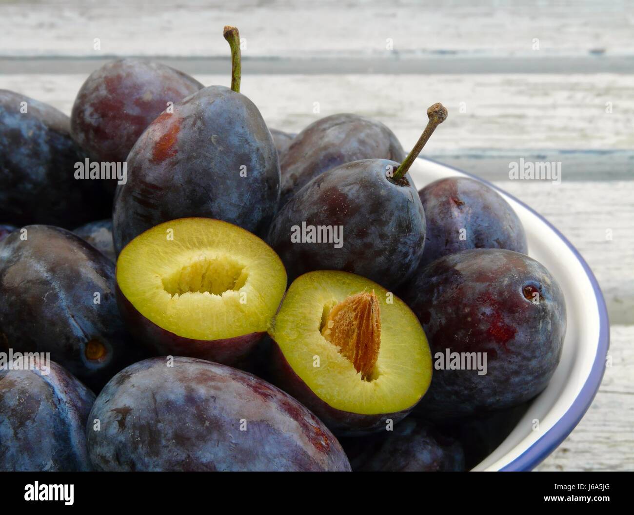 Plums boiling hi-res stock photography and images - Alamy
