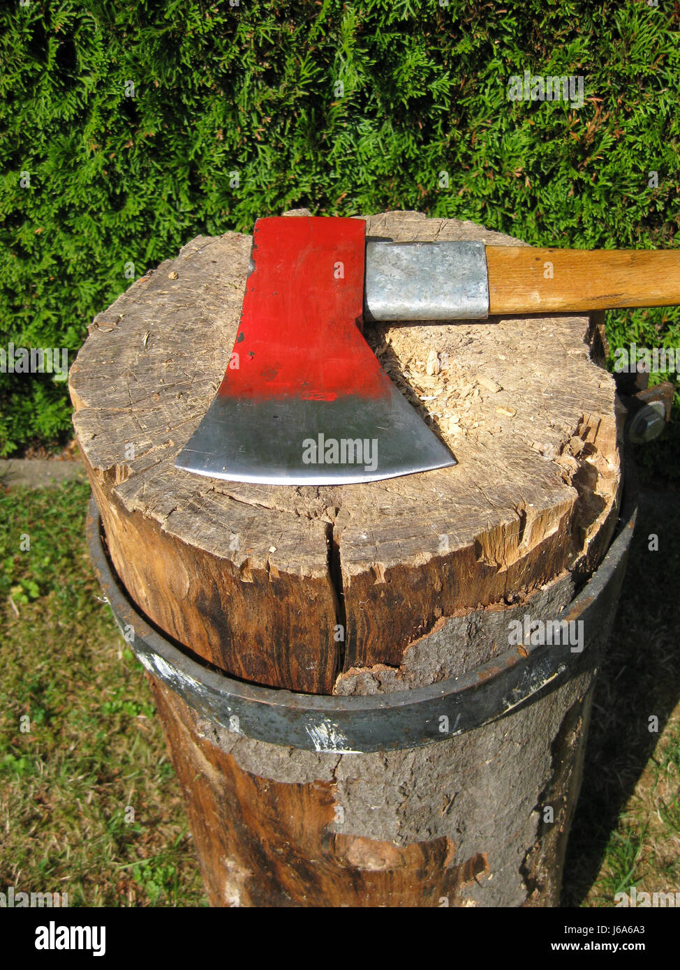 axe on chopping block Stock Photo - Alamy
