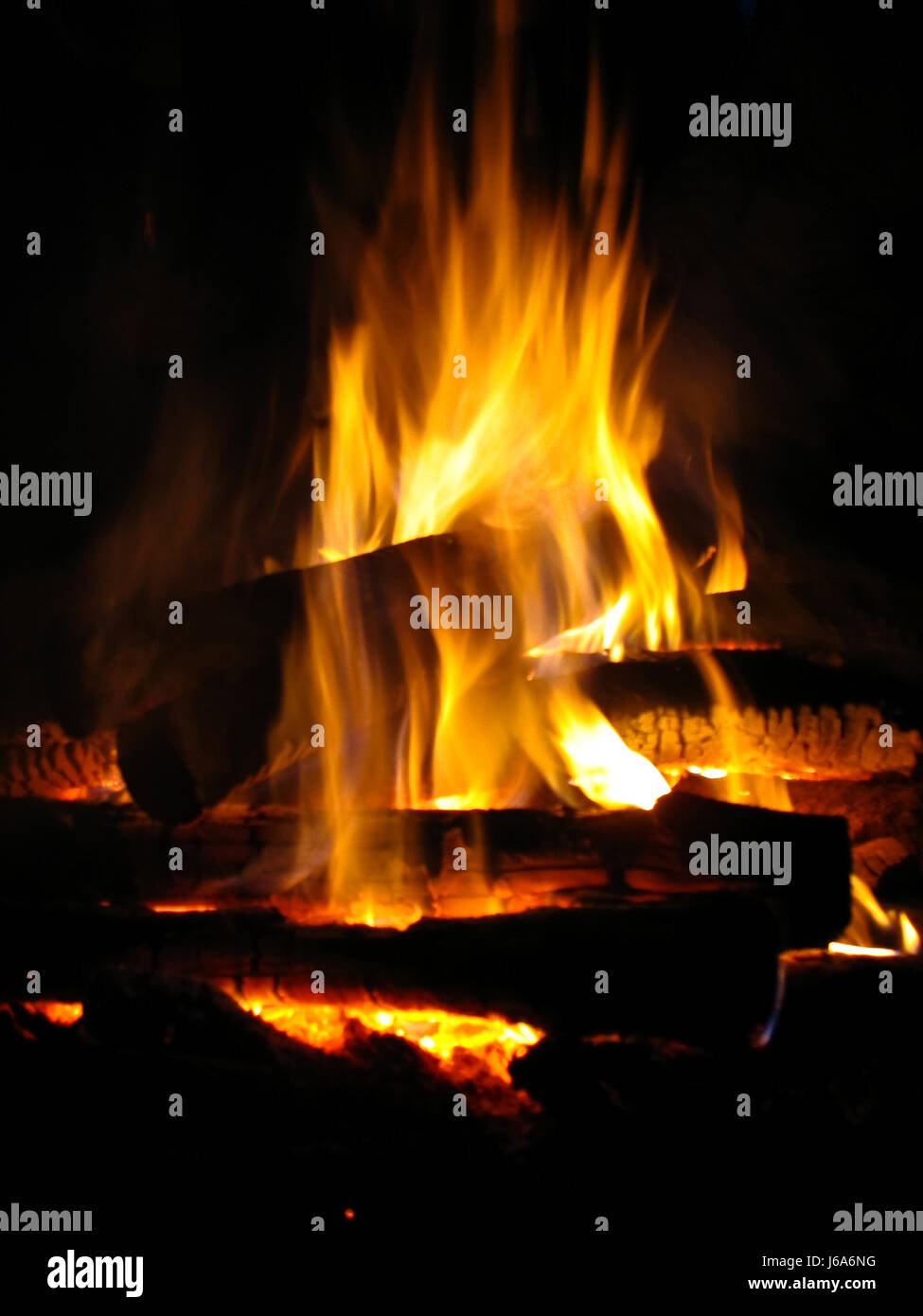 wood hot fire conflagration campfire to crackle wood hot fire ...
