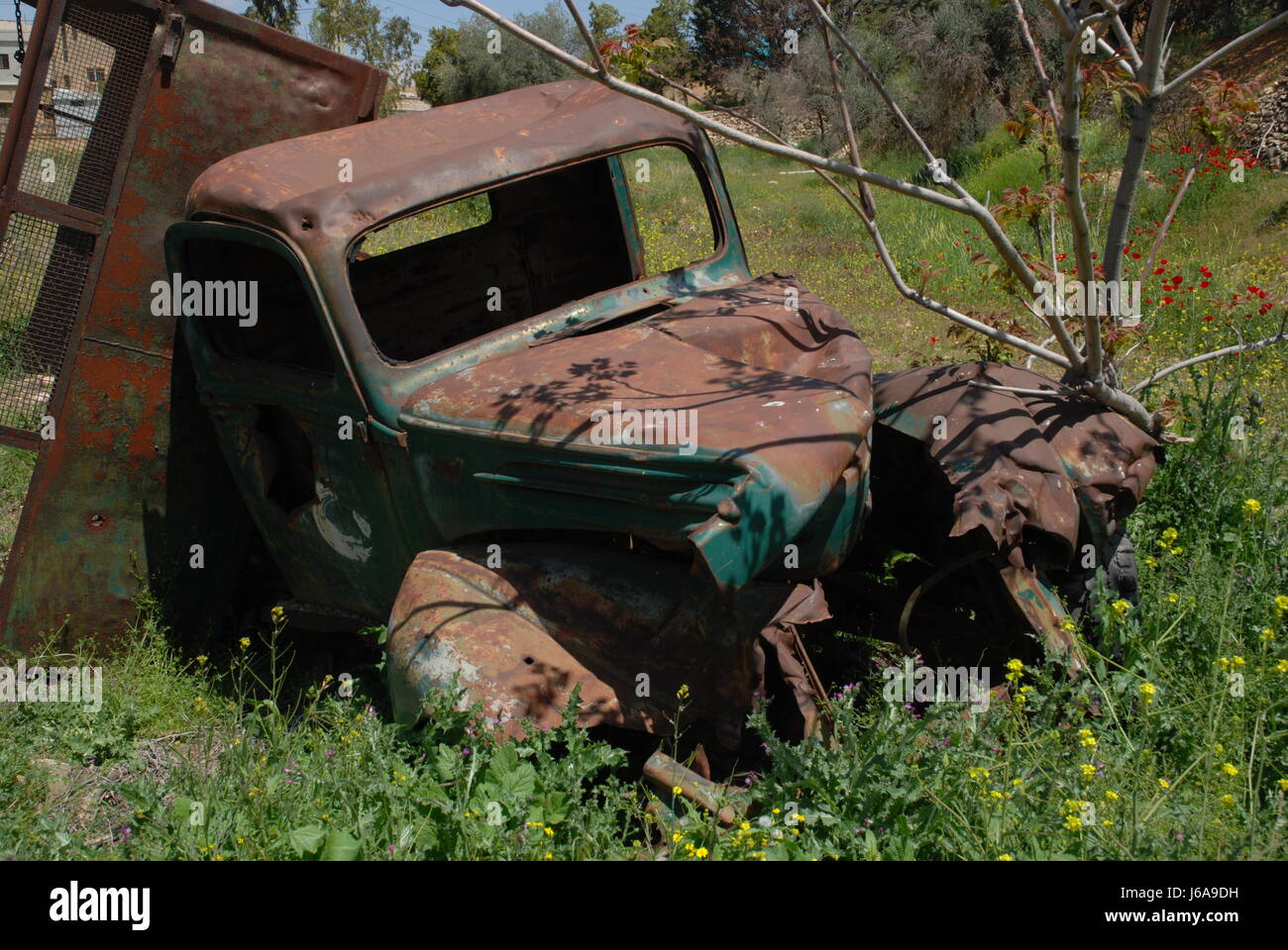 car automobile vehicle means of travel motor vehicle rust scrap put ...