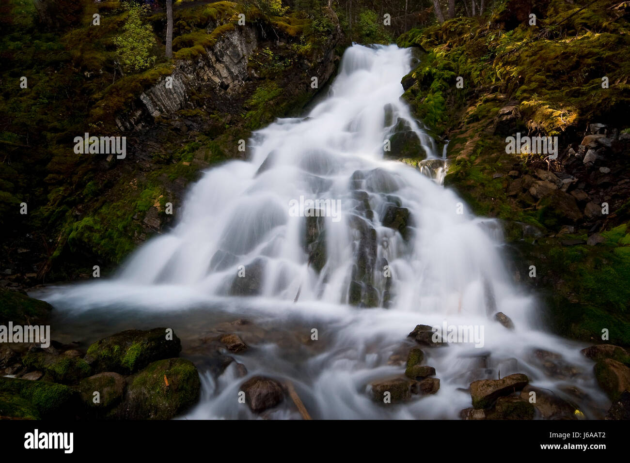 long-term exposure rock waterfall canada water long-term exposure ...