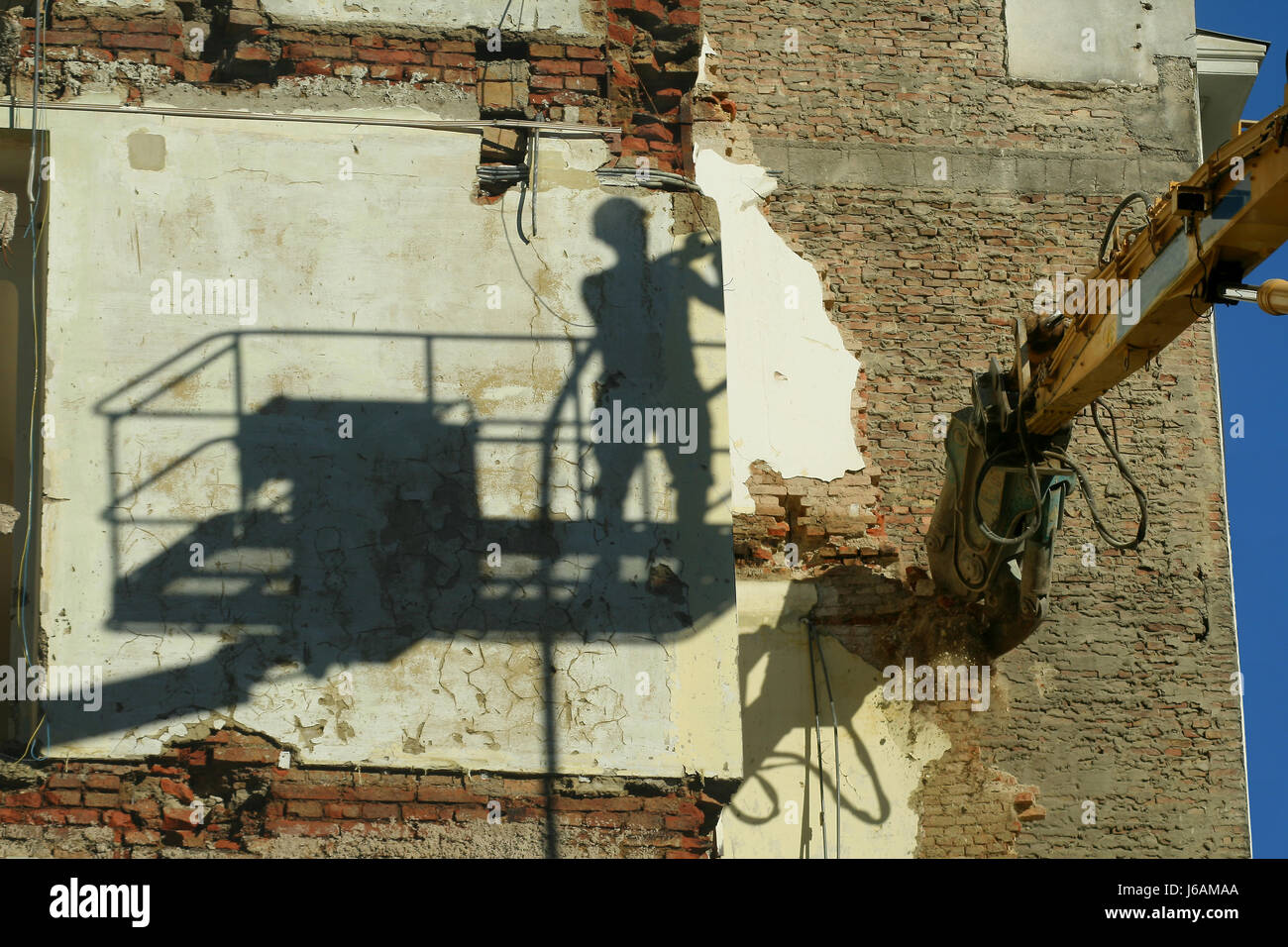 Demolition machine silhouette hi-res stock photography and images - Alamy