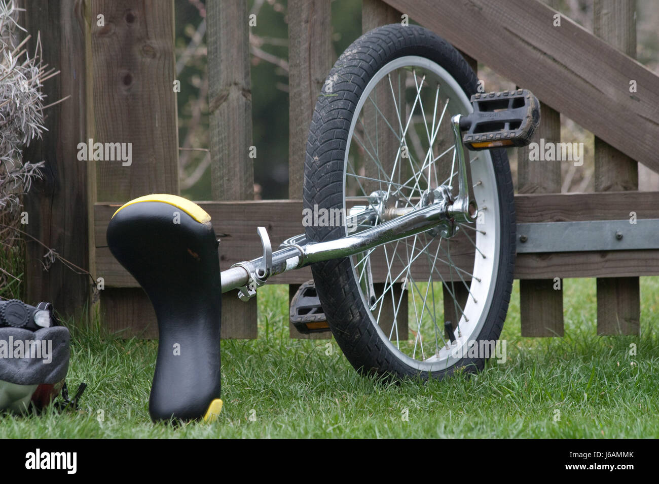 chromium helmet saddle sport-turned out unicycle saddles rim felly ...