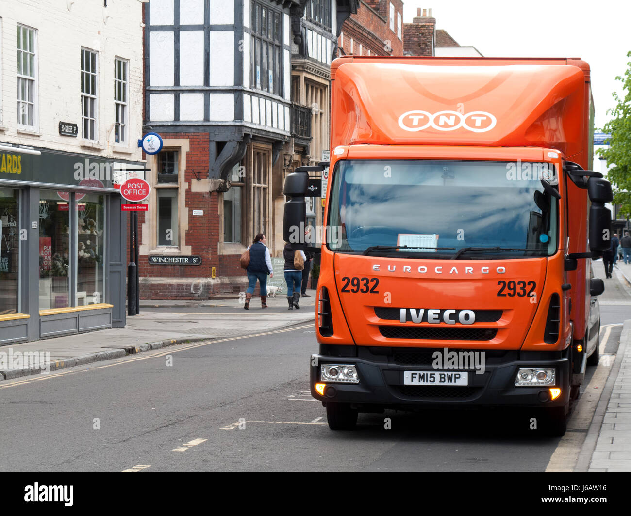 Tnt express hi-res stock photography and images - Alamy