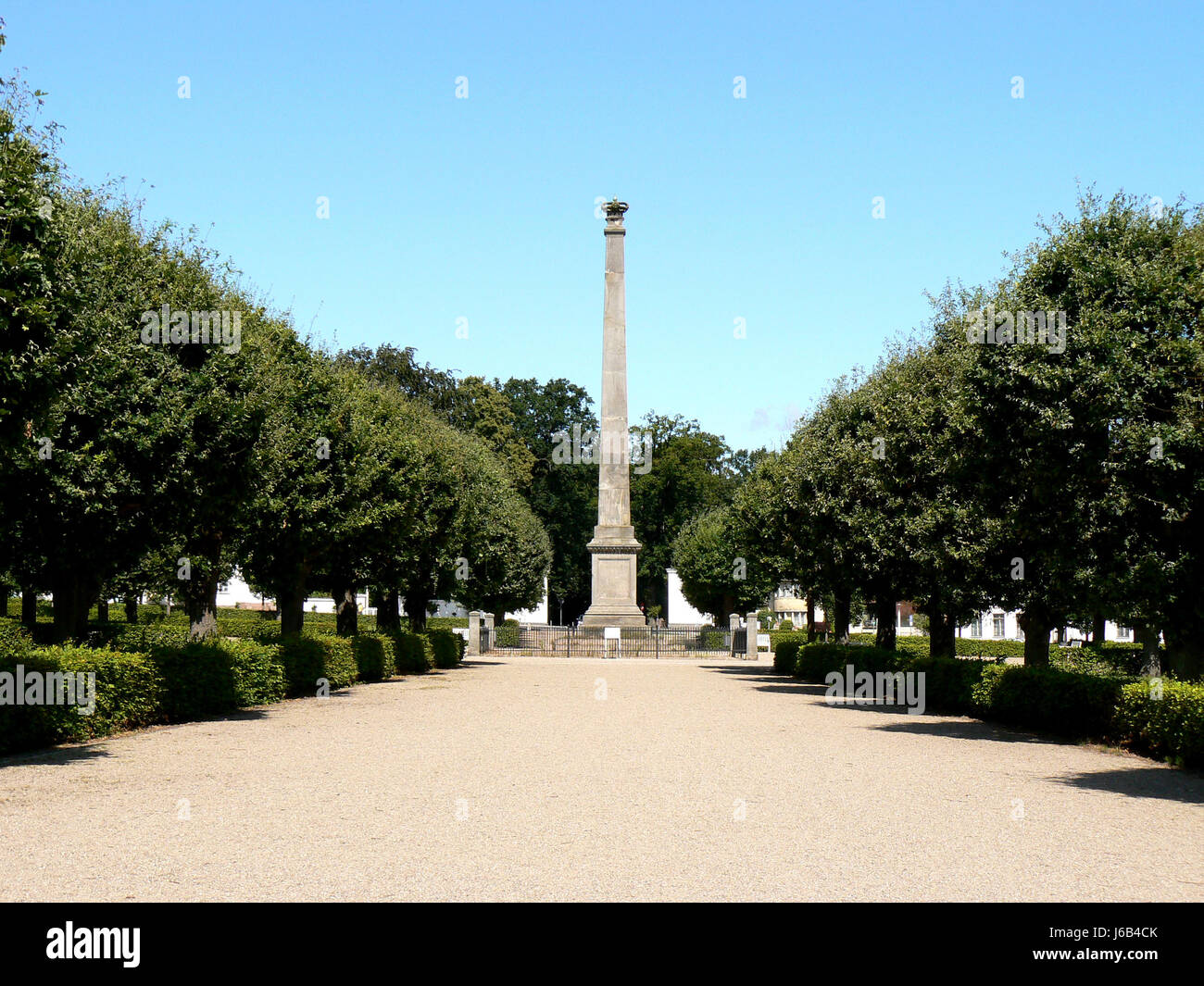 sightseeing pillar reprove obelisk tree trees park shine shines bright ...