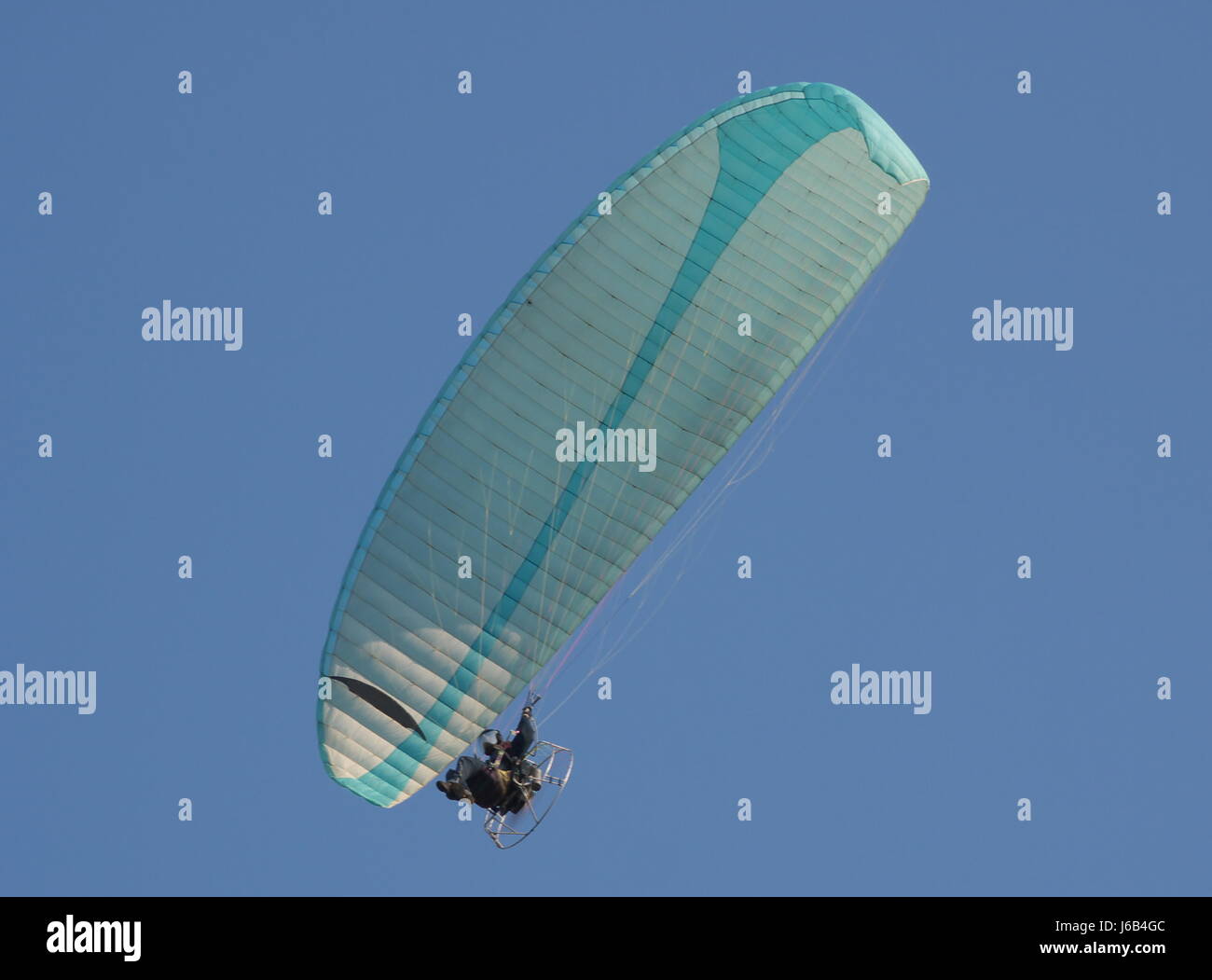 paraglider parachute glide fly flies flys flying paraglider paragleiter ...