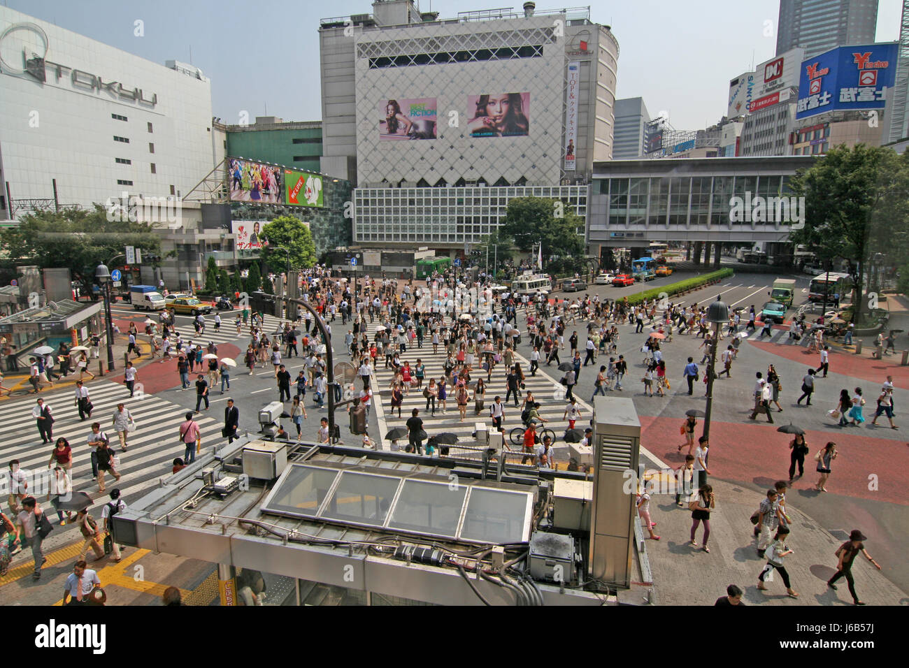 station japan alive japanese crossing tokyo zebra crossing fssgnger ...