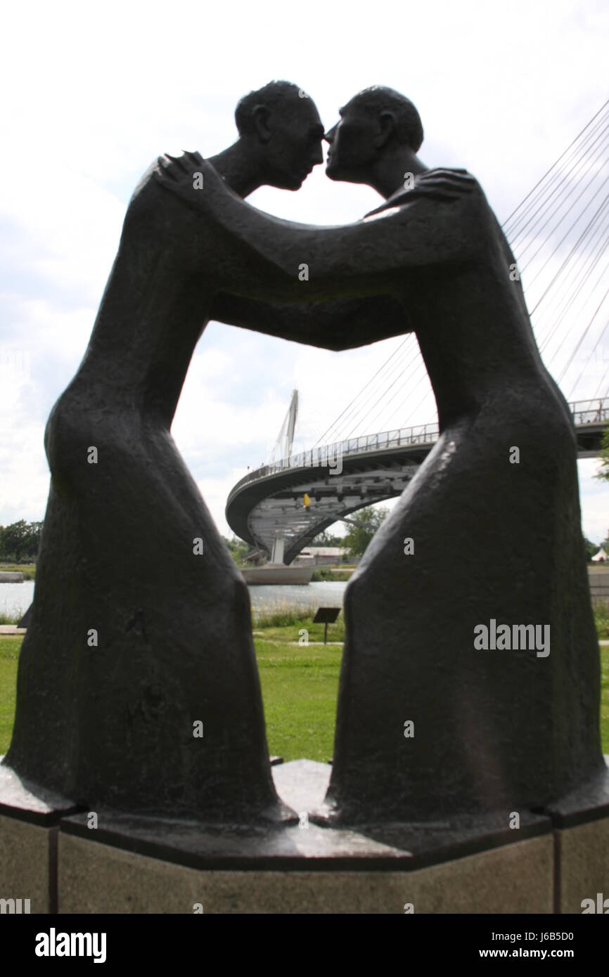 Man statue hi-res stock photography and images - Alamy