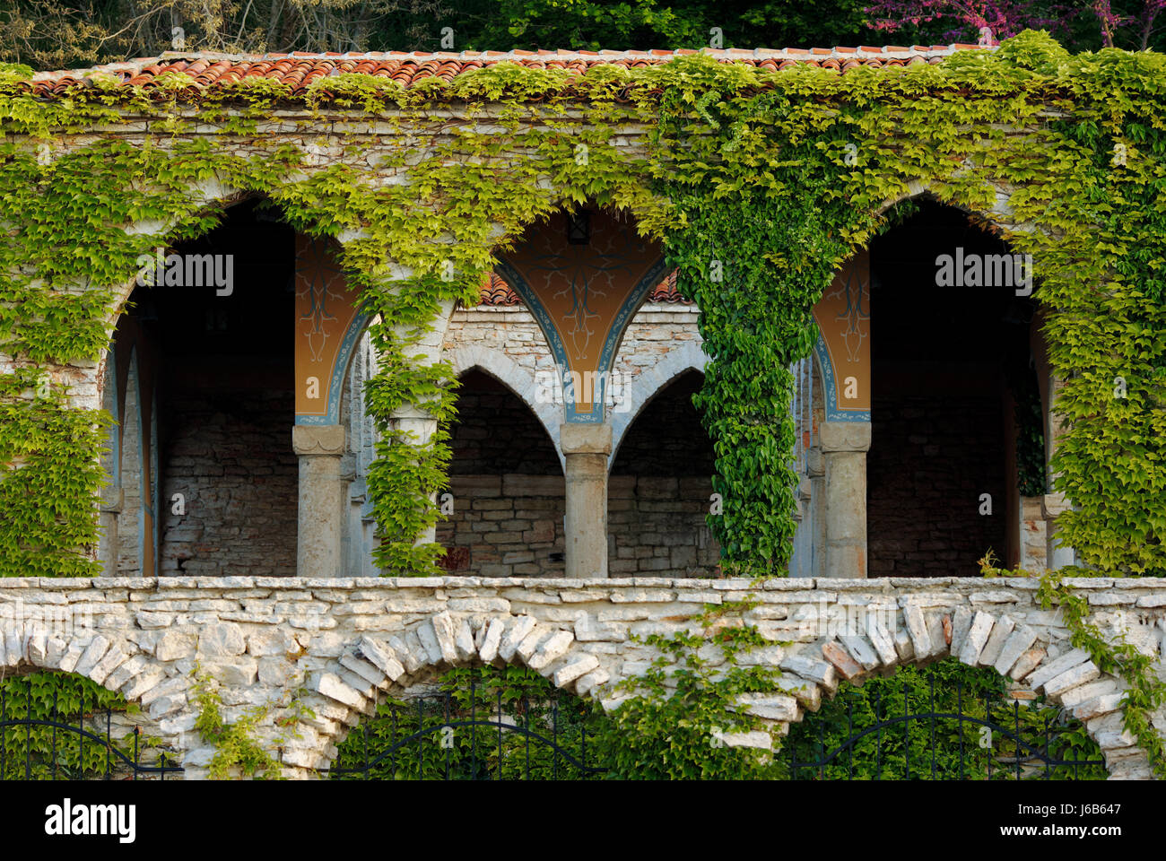detail arch palace building style of construction architecture ...