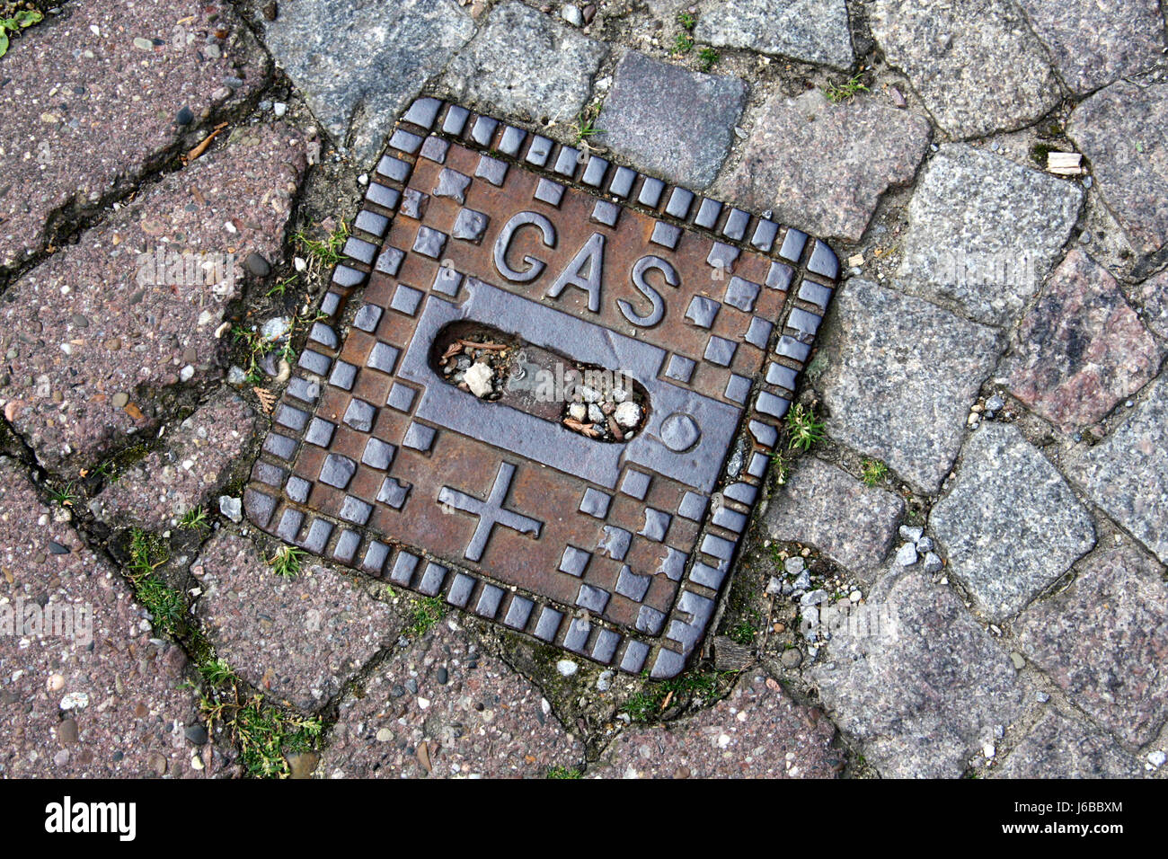 Gas pavement cover hi-res stock photography and images - Alamy