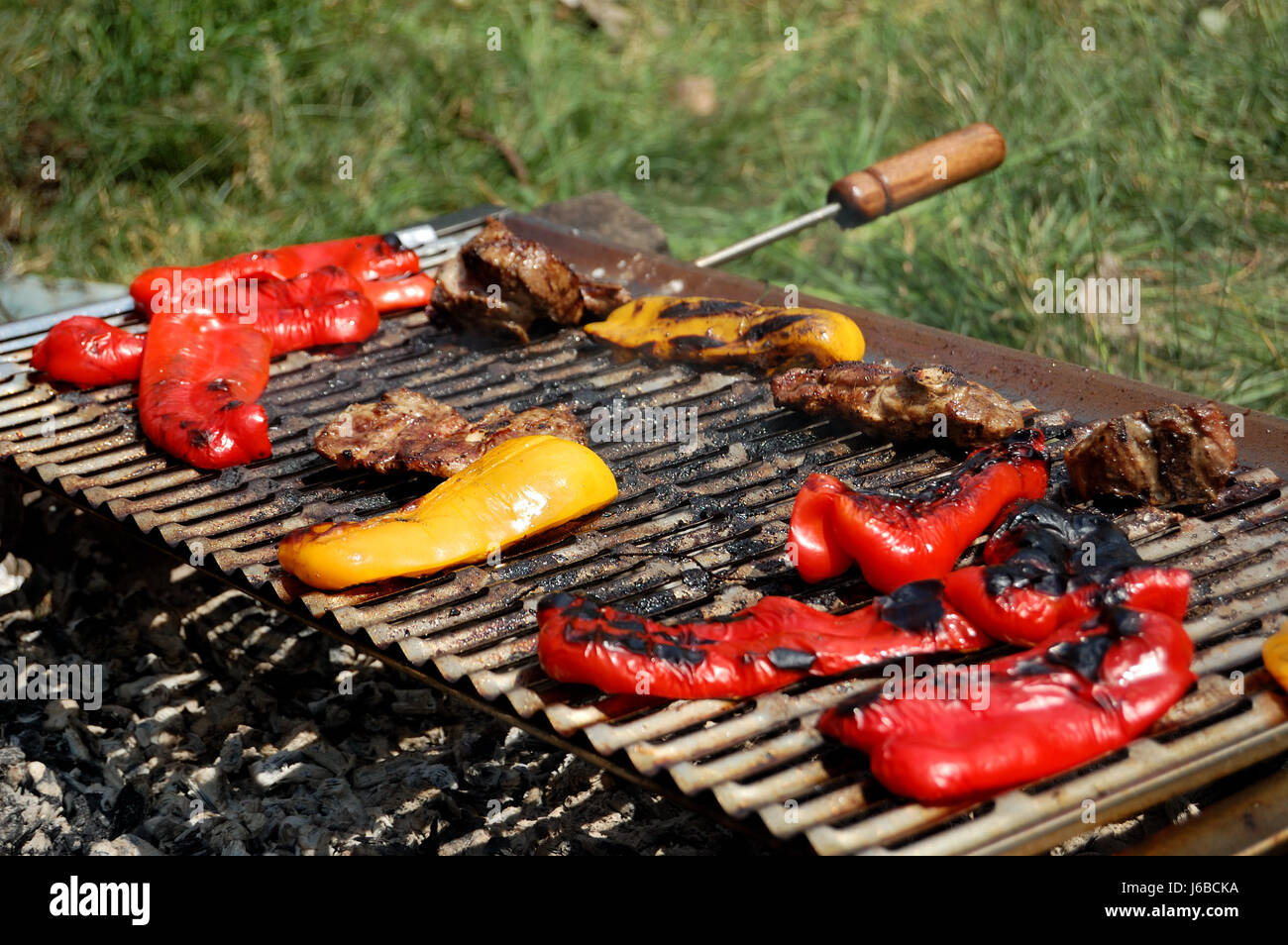 pepper grill barbecue barbeque cook meat smoke smoking smokes fume food ...