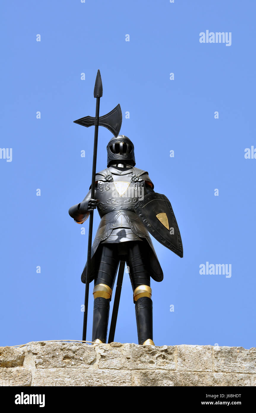 Medieval armor lance shield hi-res stock photography and images - Alamy