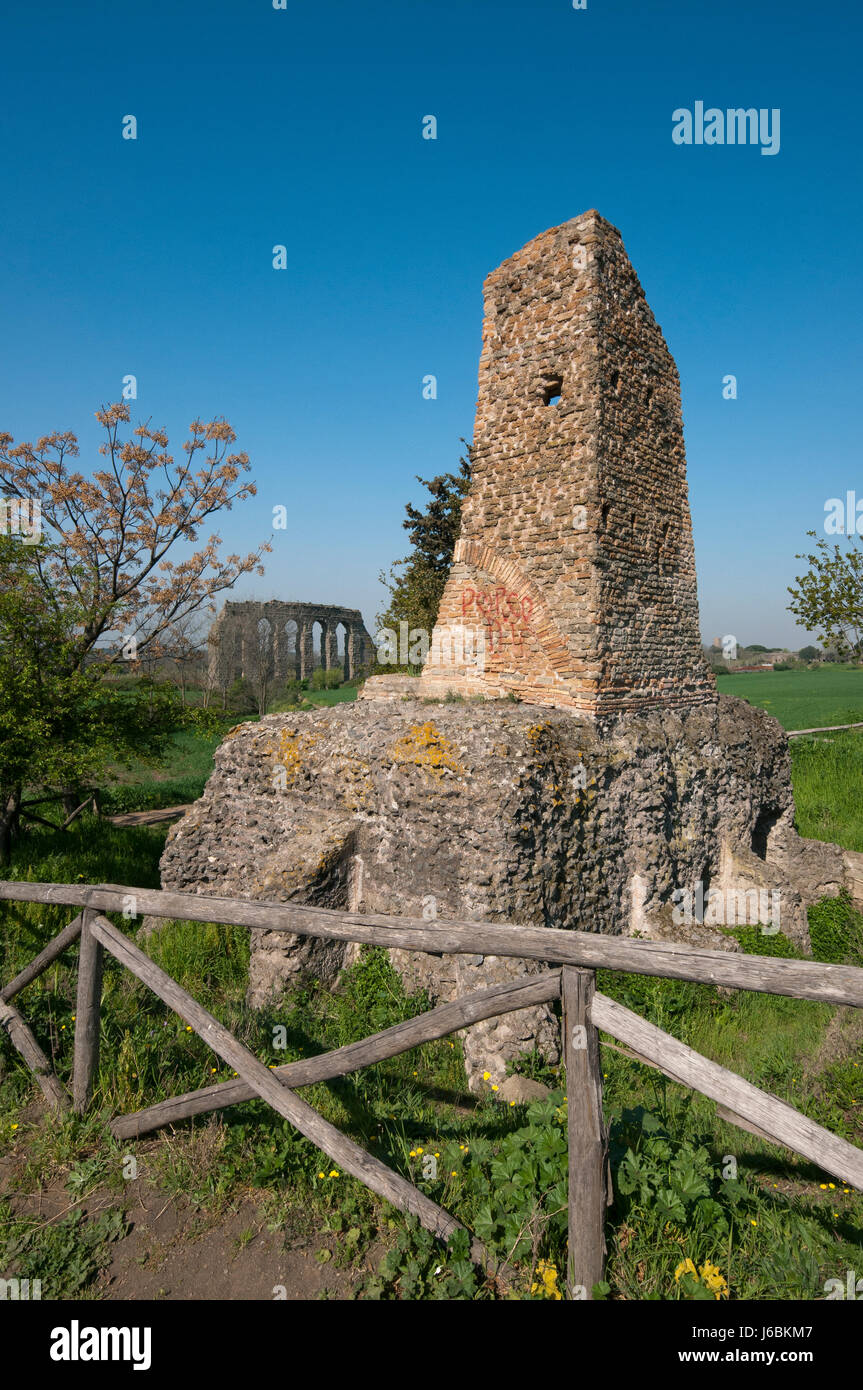 Tower on cistern, Parco degli Acquedotti (Park of the Aqueducts), Rome ...