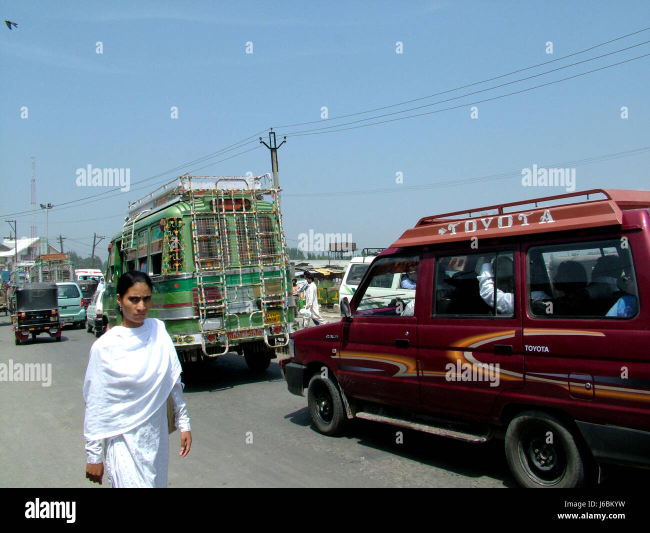 Srinagar Street View, Kashmir (Copyright © Saji Maramon Stock Photo - Alamy
