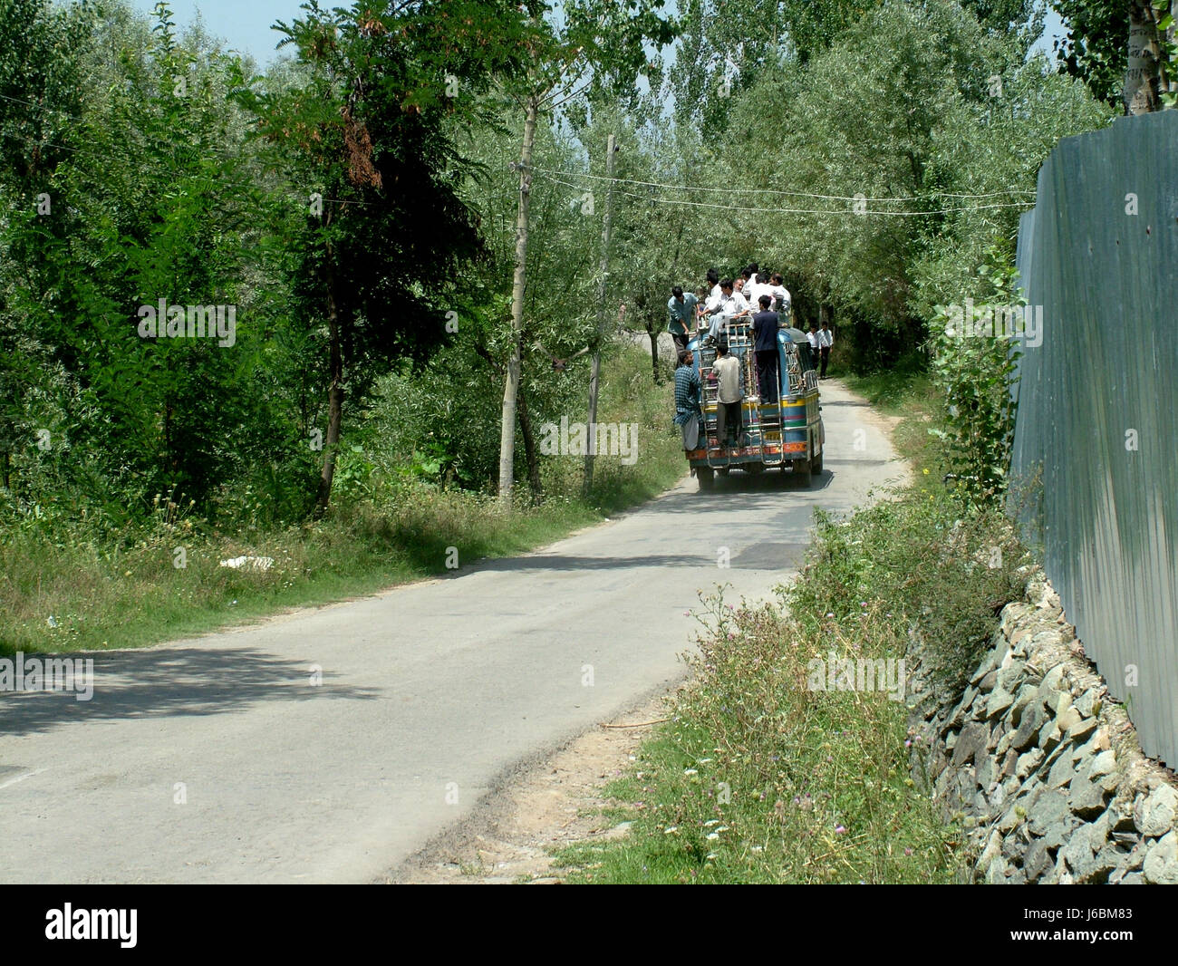 Overload bus india hi-res stock photography and images - Alamy