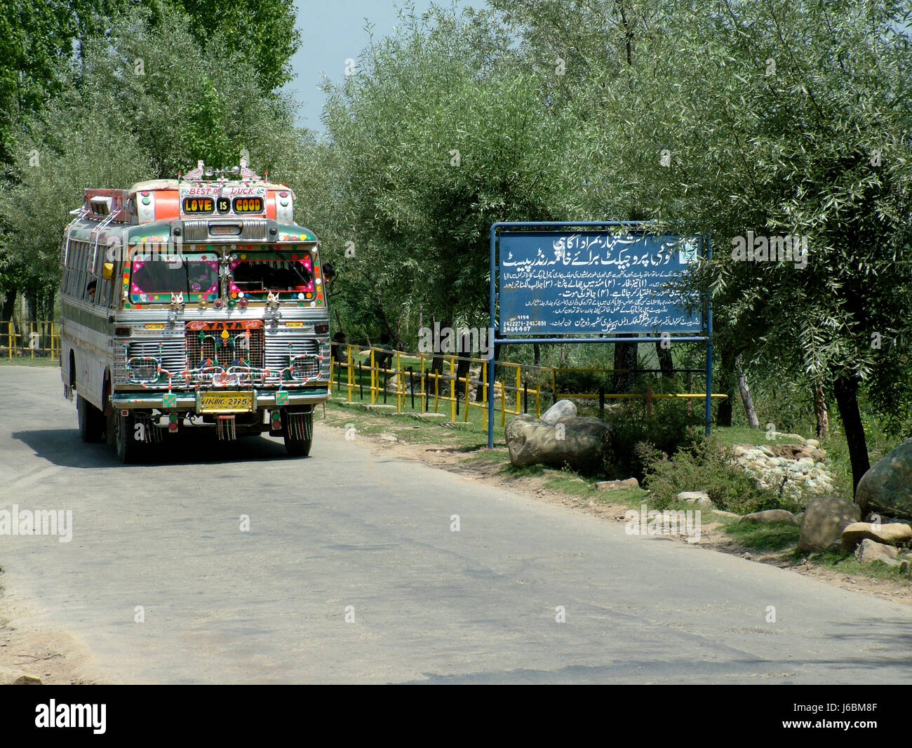 Kashmir Local Transport Bus, Gulmarg, India (Copyright © Saji Maramon ...