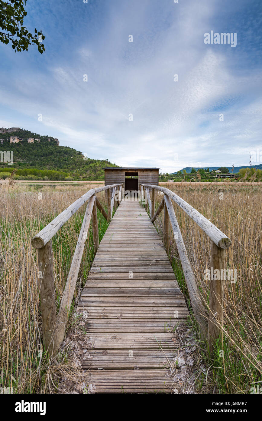 Bird watchers wooden hide near lake Stock Photo - Alamy
