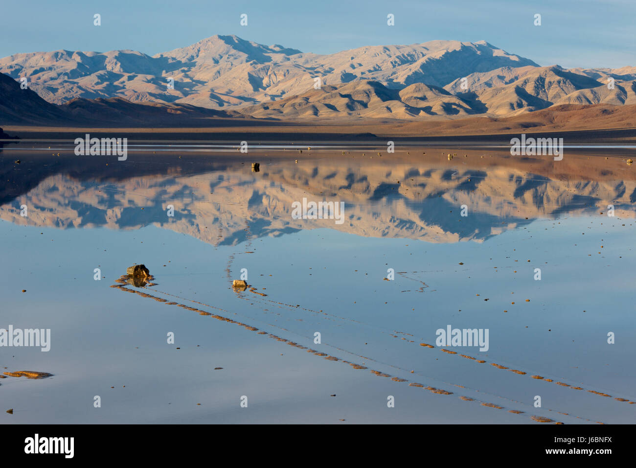 Death Valley Race Track High Resolution Stock Photography and Images ...