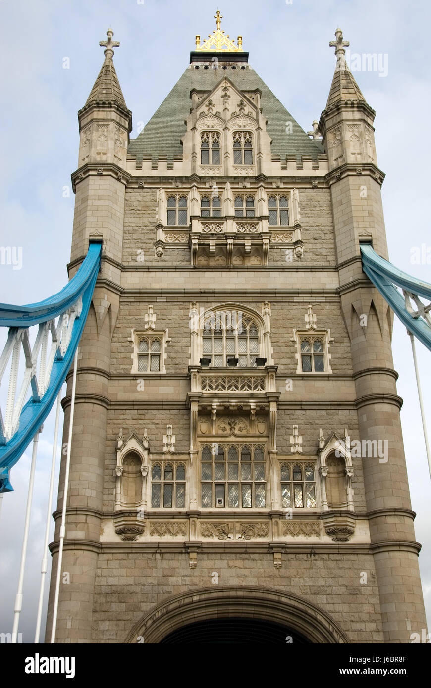 tower bridge london england thames cable suspension current conduction ...