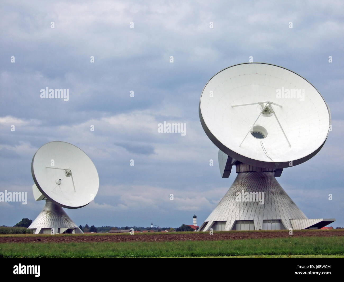 Ground station raisting hi-res stock photography and images - Alamy