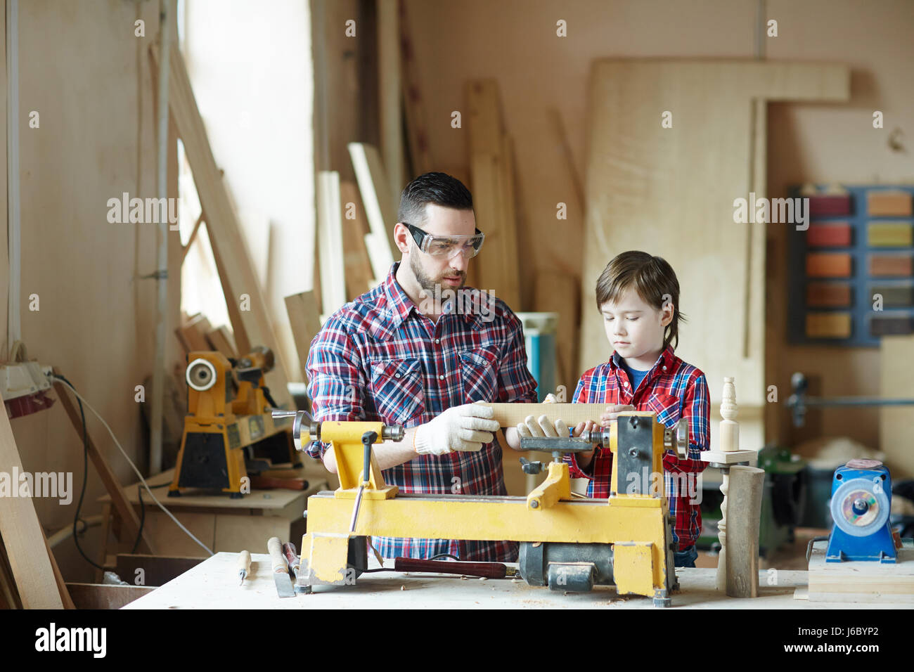 Father son carpenter hi-res stock photography and images - Alamy