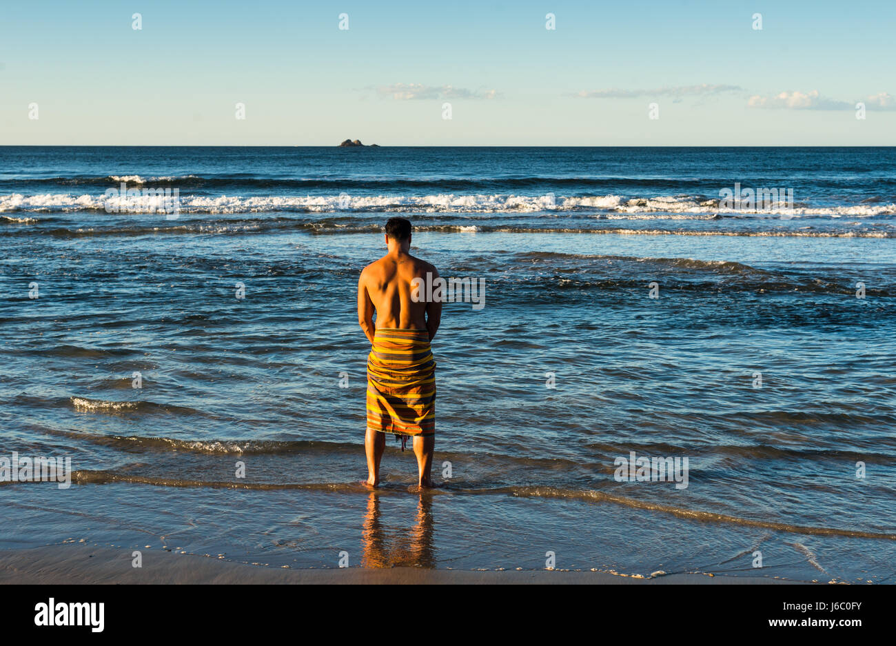 Australian men beach hi-res stock photography and images - Alamy
