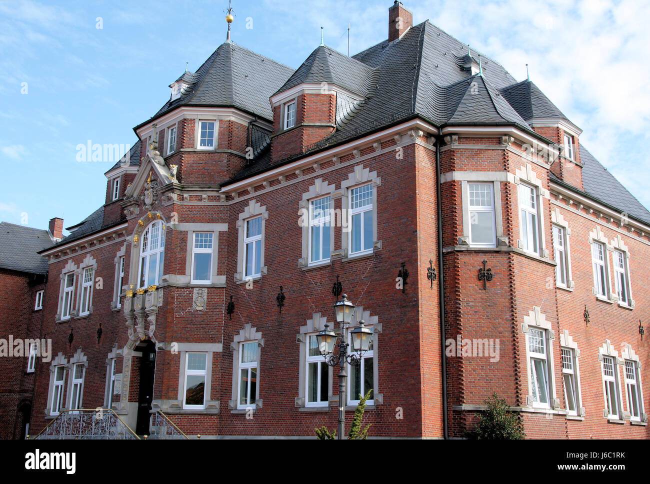 town hall style of construction architecture architectural style ...
