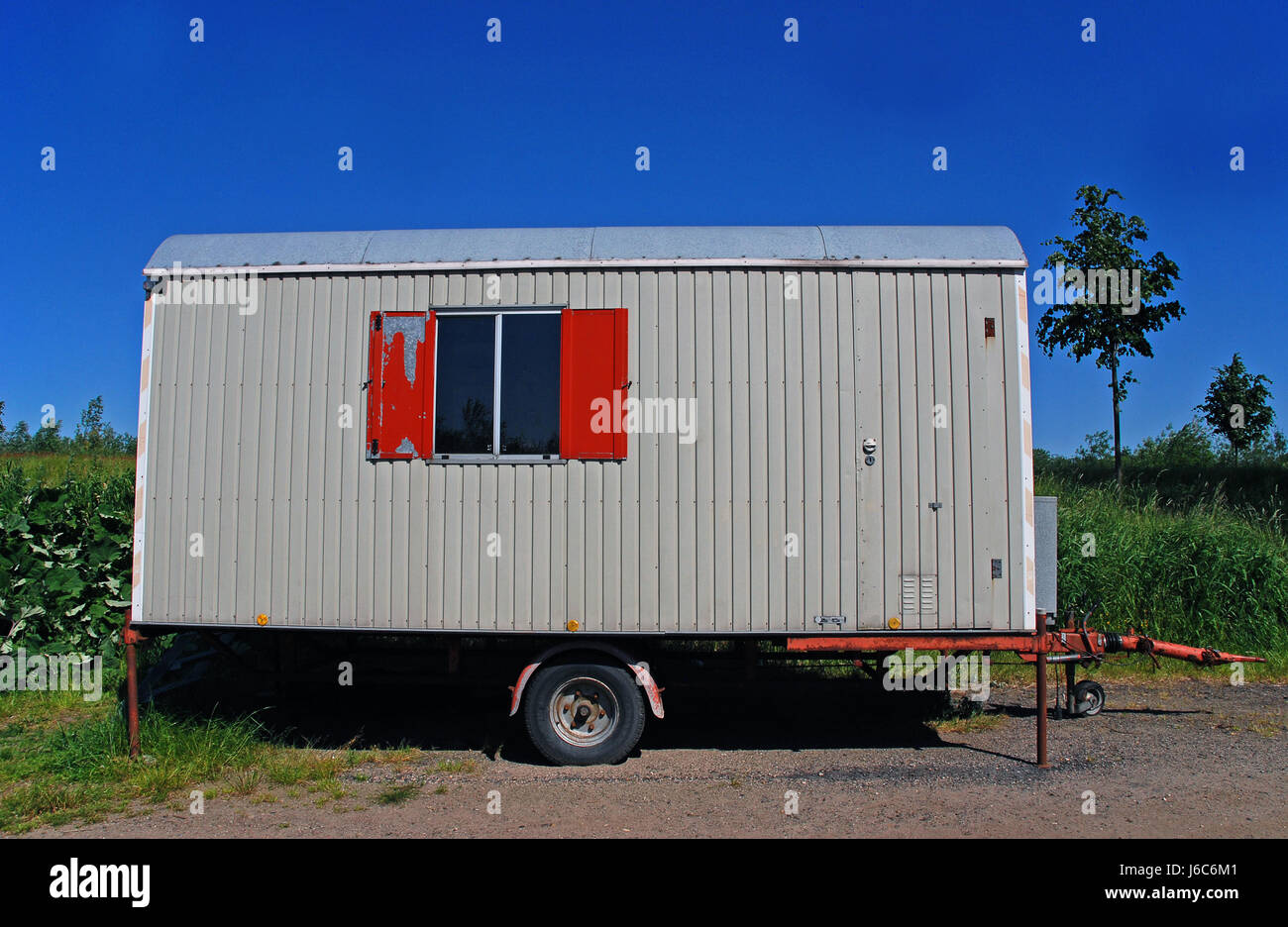 Old car with trailer hi-res stock photography and images - Alamy