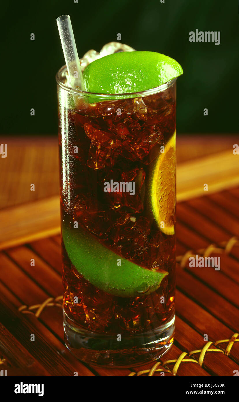 lime straw iced cocktail long-drink bar tavern glass chalice tumbler ...