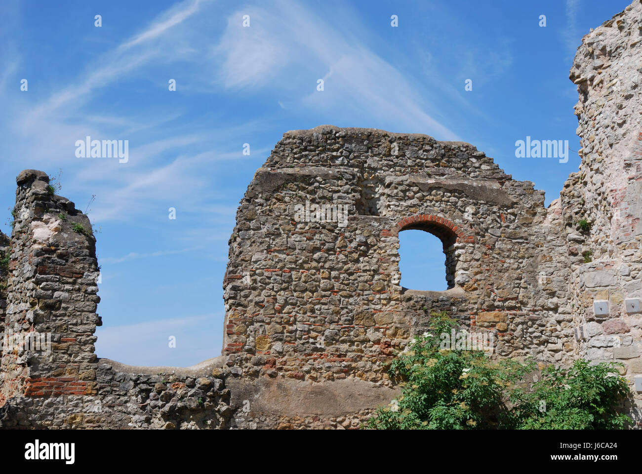 stronghold ruin style of construction architecture architectural style ...