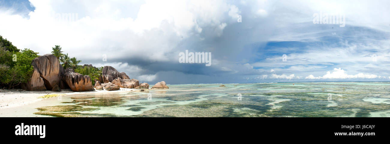 Tropics tropical storm hi-res stock photography and images - Alamy