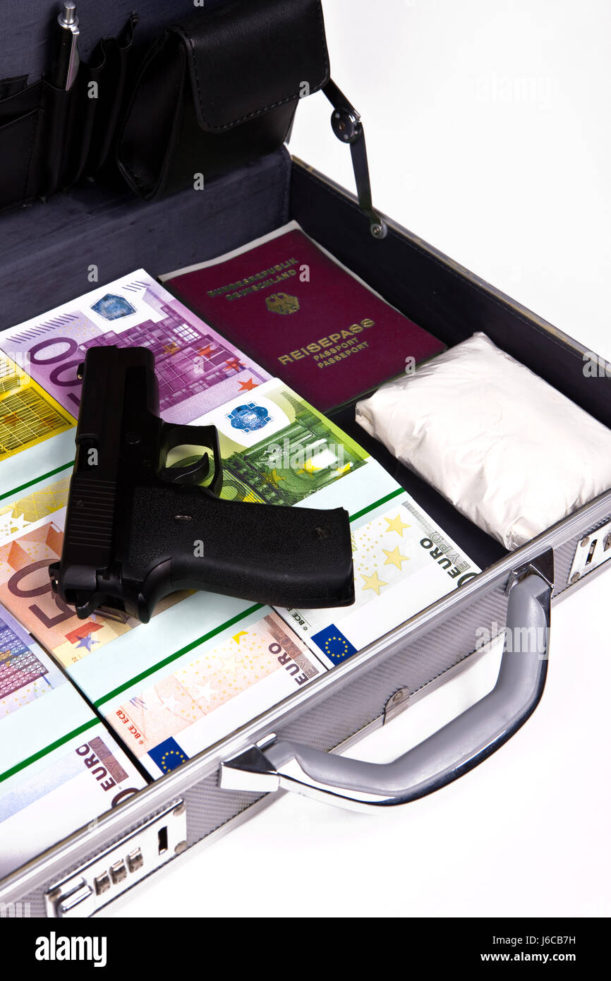 Aluminium suitcases hi-res stock photography and images - Alamy