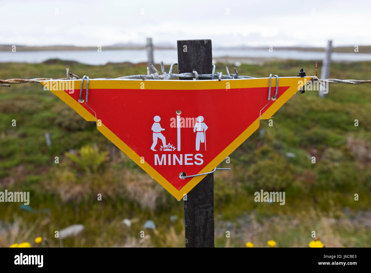 Landmine sign hi-res stock photography and images - Alamy