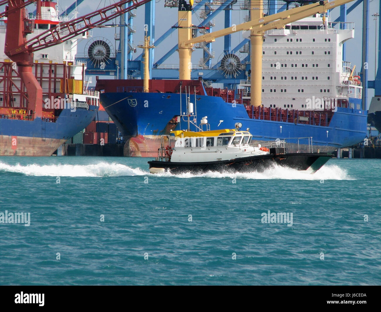 harbor harbours tug freighter tractor rowing boat sailing boat sailboat ...