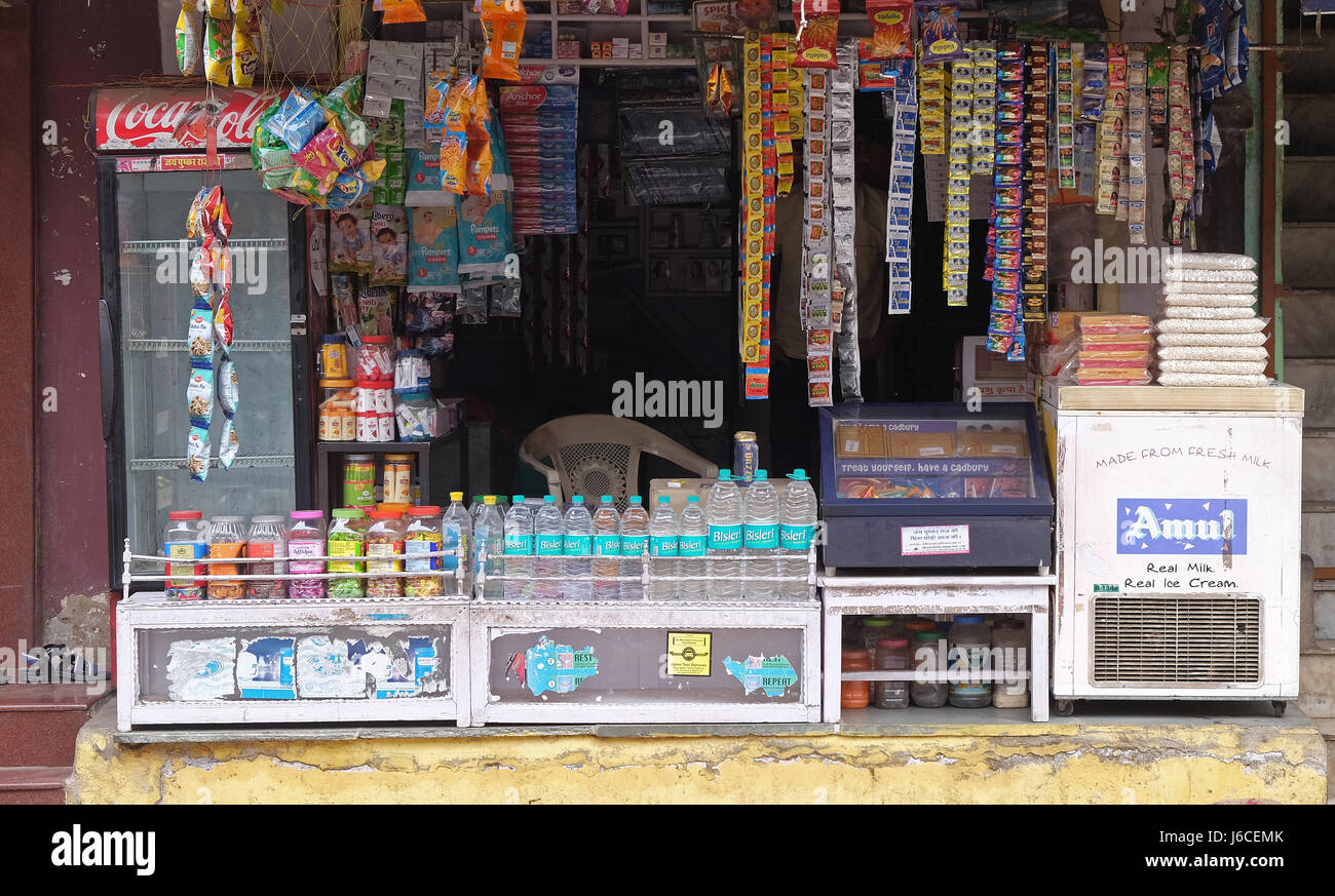 India grocery shop hi-res stock photography and images - Alamy